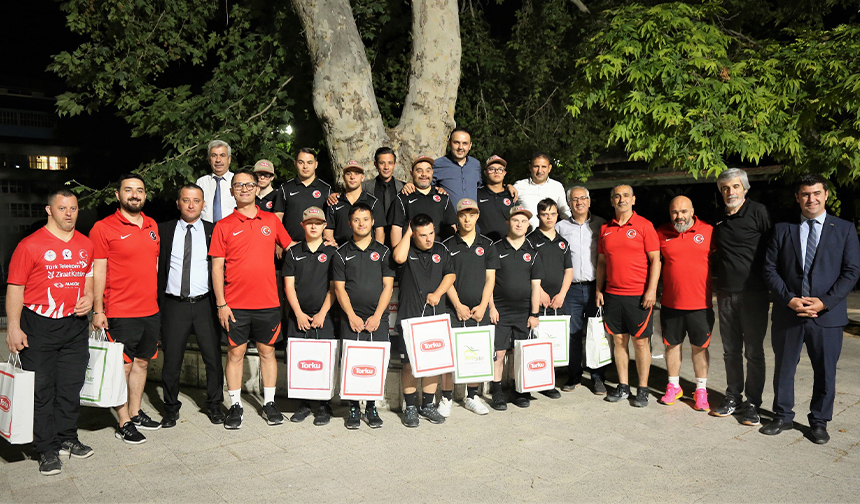 ÖZEL SPORCULARDAN ASKER SELAMI - Pervasız Gazetesi Akşehir