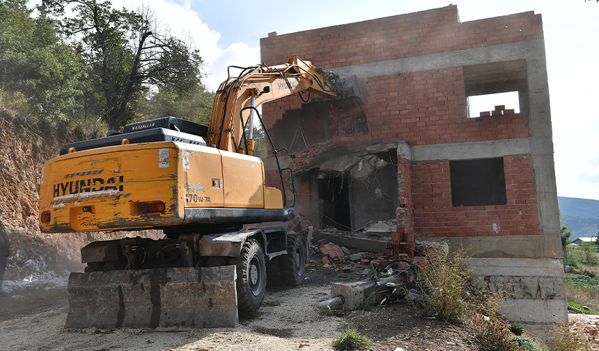 KÖKSAL: KAÇAK İNŞAAT VE KATLARI İHBAR EDİN! - Pervasız Gazetesi Akşehir
